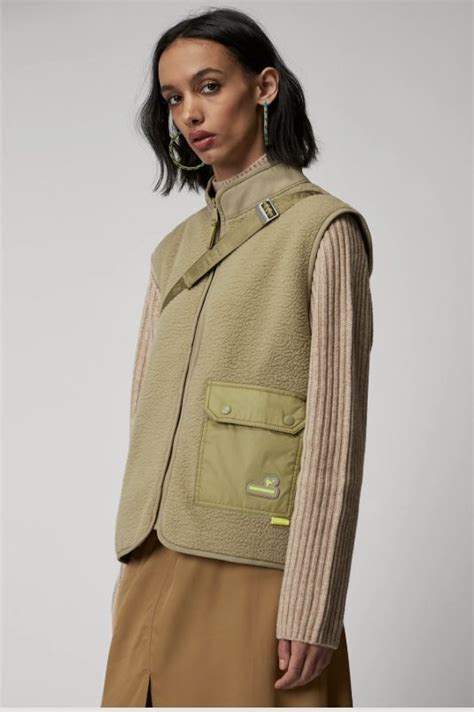 Pin by 경남 이 on 패션 | Vest outfits for women, Fashion inspo outfits, Army ...