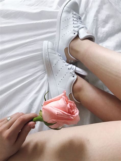 #adidas#stansmith#rose#flatlaywithrose#flowers#бежевыеадидасы#телесный# ...