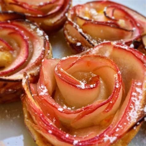 Слойки с яблоком - рецепт приготовления