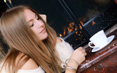 Download wallpaper girl, model, hair, Cup, marble, bracelets ...