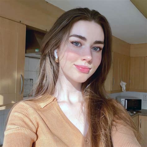 Orla : r/PrettyGirls