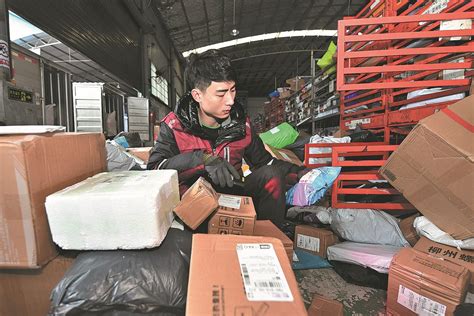 China's express delivery sector experiences growth in May