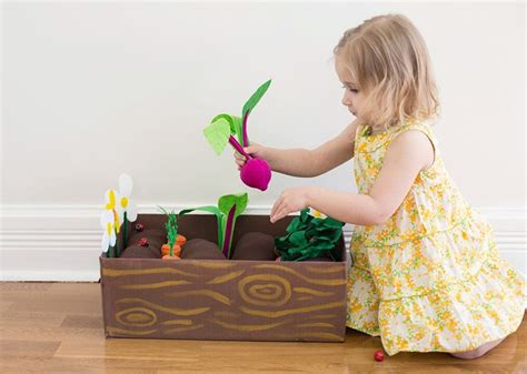 DIY Plantable Garden Box (click through for instructions)