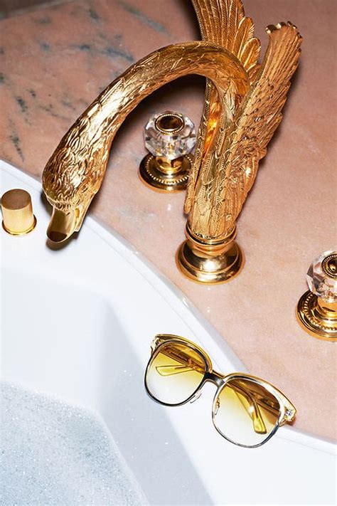 Gold Fever: Maximum Glamour for Minimal Decor | Girlfriend is Better