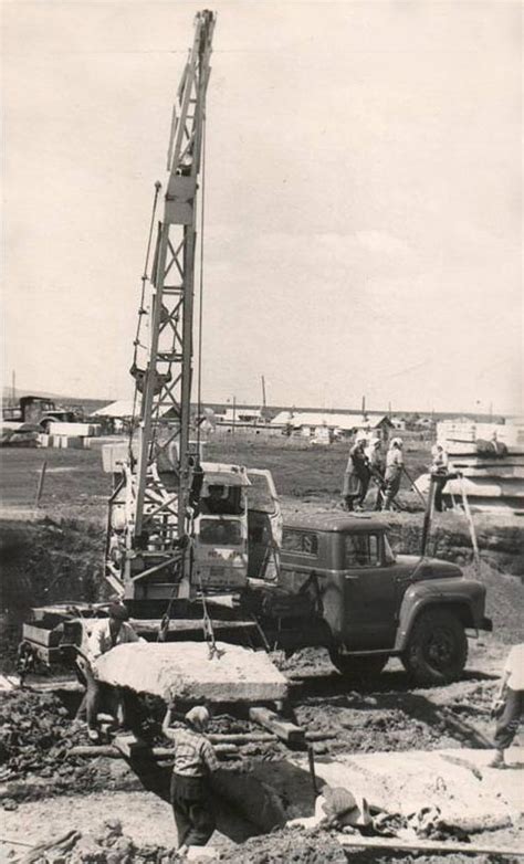 Автомобильный кран ЛАЗ-690