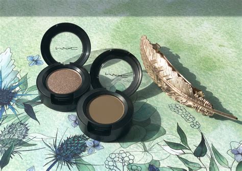 Тени МАС eyeshadows в оттенках Coquette Satin и L.e.s. Artiste | Отзывы ...
