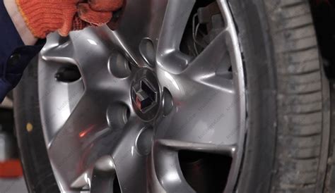 Замена стоек переднего стабилизатора Renault Scenic 3