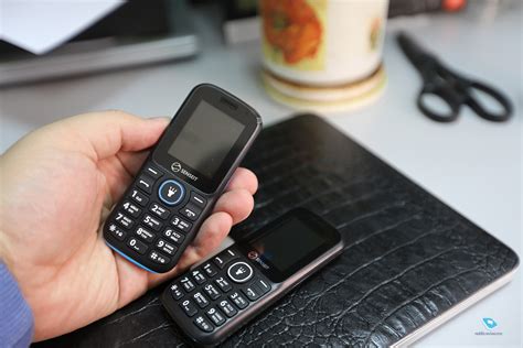 Mobile-review.com Обзор кнопочного телефона Senseit L100