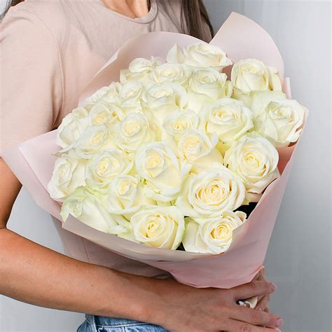 Цветы ЛЭТУАЛЬ FLOWERS Букет из белоснежных роз 25 шт. (40 см) – купить ...