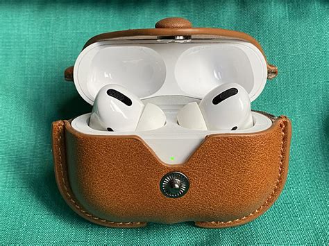 топ чехлов для Airpods Pro