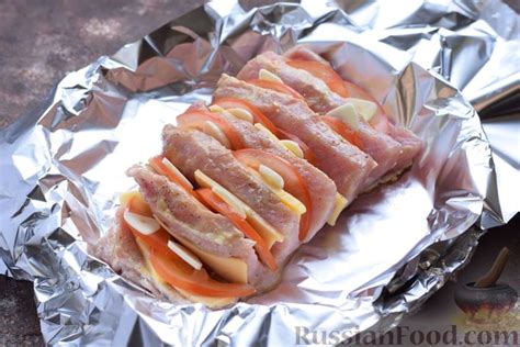 Рецепт: Гармошка из свинины с помидорами и сыром (в духовке) на ...