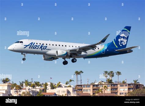 United airlines flight 175 hi-res stock photography and images - Alamy