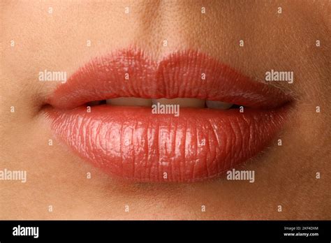 Geoffneter mund hi-res stock photography and images - Alamy