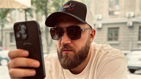 Квартал 95 прокоментував виїзд Руслана Ханумака з України - Show