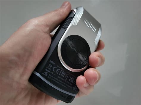 Braun MobileShave M-90 Review - It Does The Job Shaving Daily