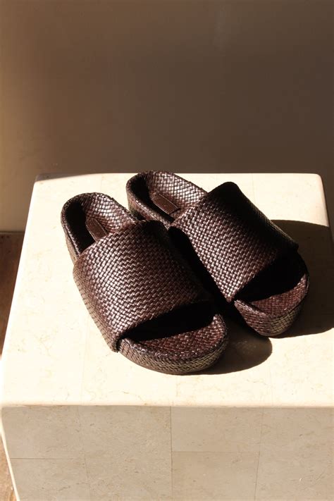 SHOES / SOCKS – NA NIN