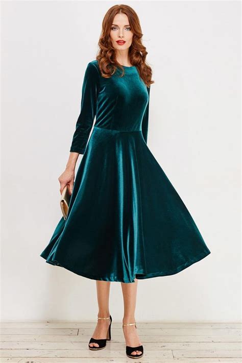 Бархатное платье 2019 - 122 фото | Velvet skater dress, Dress, Tube dress