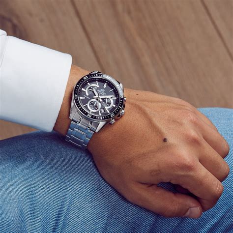 → Casio Edifice EFR-552D-1A2VUEF za5dvanáct