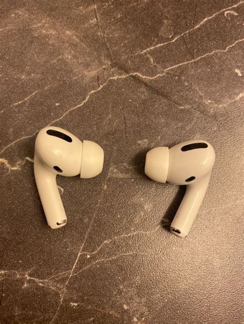 Apple Airpods Pro rechts und links | Kaufen auf Ricardo