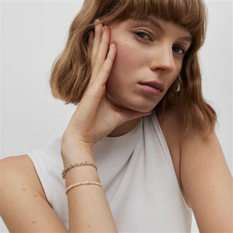 Браслет Bold Motif из жемчуга с серебром по выгодной цене - купить в ...