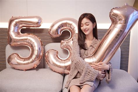 220531 XUAN YI studio update | kpopping