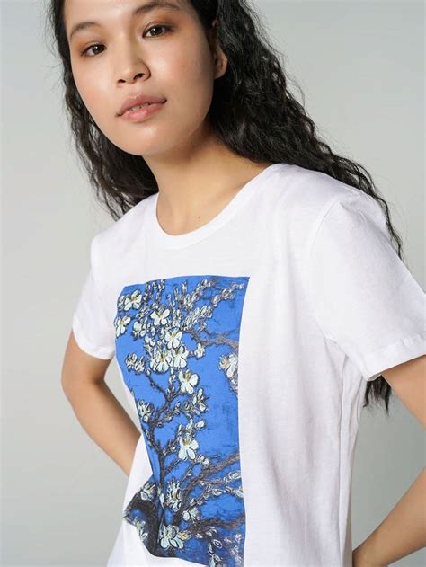 Wildberries.ru - модный интернет магазин | Женские футболки, Магазины ...