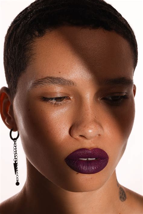 Bright lipstic on Behance