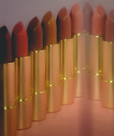 Mirra Cosmetics 2020 on Behance