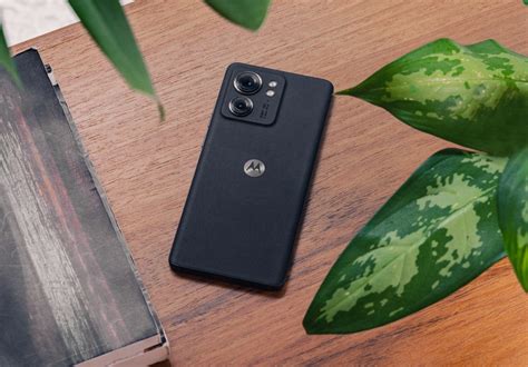 Motorola представи достъпния си флагмански смартфон Edge 40 ...