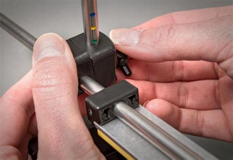 How do you sharpen on the Edge Pro Apex?