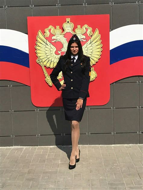 Девушки в форменной одежде, какая нравится?
