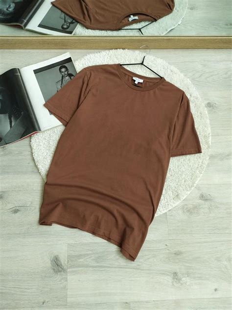 Коричневая оверсайз-футболка от reiss — цена 76 грн в каталоге Футболки ...
