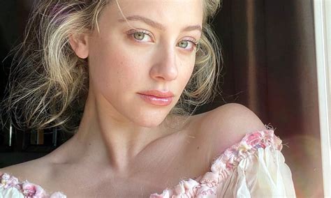 Как создать эффект сияющей кожи без хайлайтера: 5 способов | theGirl