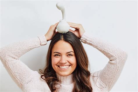 Lora DiCarlo; by and for women! - Pabo Magazine by Beate Uhse
