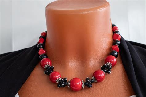 Колье крупное украшение из коралла, яркие короткие бусы красные купить ...