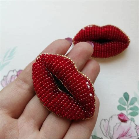 Брошь из бисера Губы | Jewelry, Rings, Fashion
