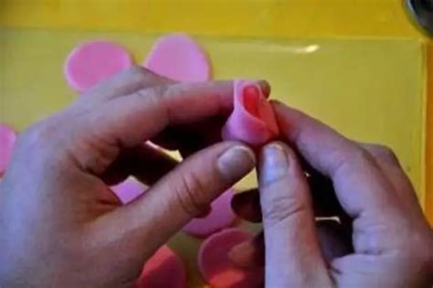 Делаем розы из марципана для украшения торта : мастер-класс - Будет ...