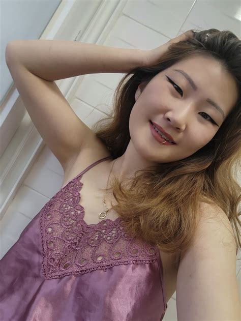 Rate my cute face please 22F : r/FaceRatings
