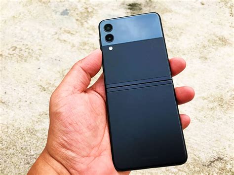 Samsung Galaxy Z Flip3 First Look - A Flip Between Elegance And ...
