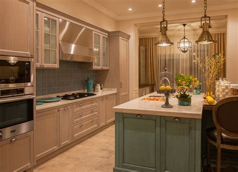 Дом в Миллениум Парке - Traditional - Kitchen - Moscow - by Leviev ...
