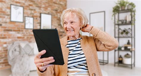 4 tips for jet-setting seniors who want to travel during their golden years
