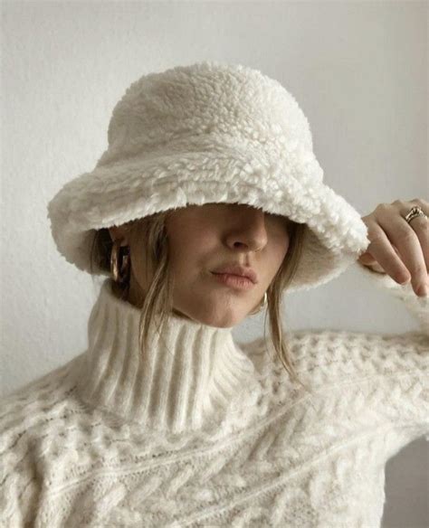 Pin de 🍀Lucky🍀 🌺🌻🌷🌸 en winter gear | Sombreros de moda, Gorras de moda ...