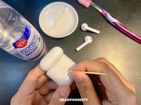 What Does the Button on the AirPods Case Do? Here's How It Works ...