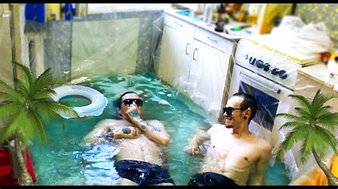 БАССЕЙН В КВАРТИРЕ | RUSSIAN POOL IN THE APARTMENT - YouTube