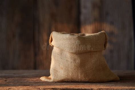 Пустой мешок стоковое фото. изображение насчитывающей никто - 34745156