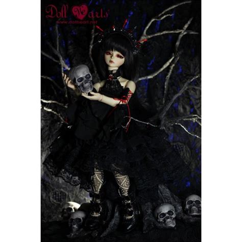 MD000382 Bloody Queen