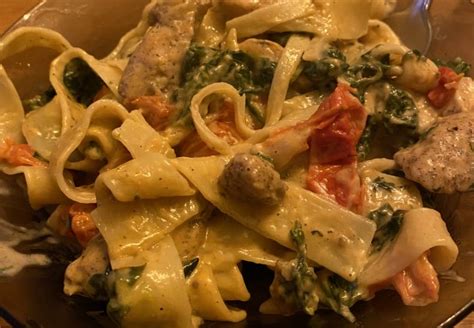 Makaron tagiatelle z kurczakiem